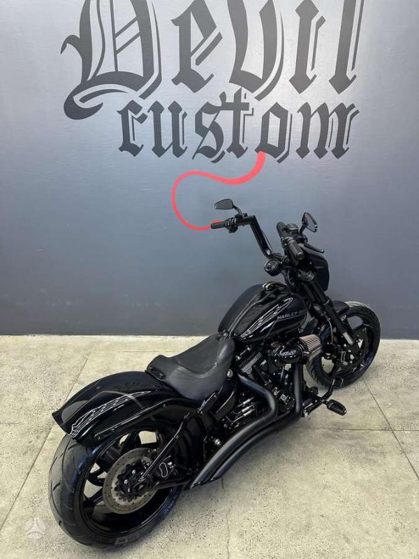 Harley-Davidson Breakout 2017 in Kaunas, with an engine capacity of 1.80 L and mileage of 9 thousand km for 18500 €, photo 7 on AUTOMOTO.COM.LV