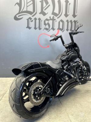 Harley-Davidson Breakout 2017 Kauņa, ar dzinēja tilpumu 1.80 L un nobraukumu 9 tūkst. km par 18500 €, foto 9 vietnē AUTOMOTO.COM.LV