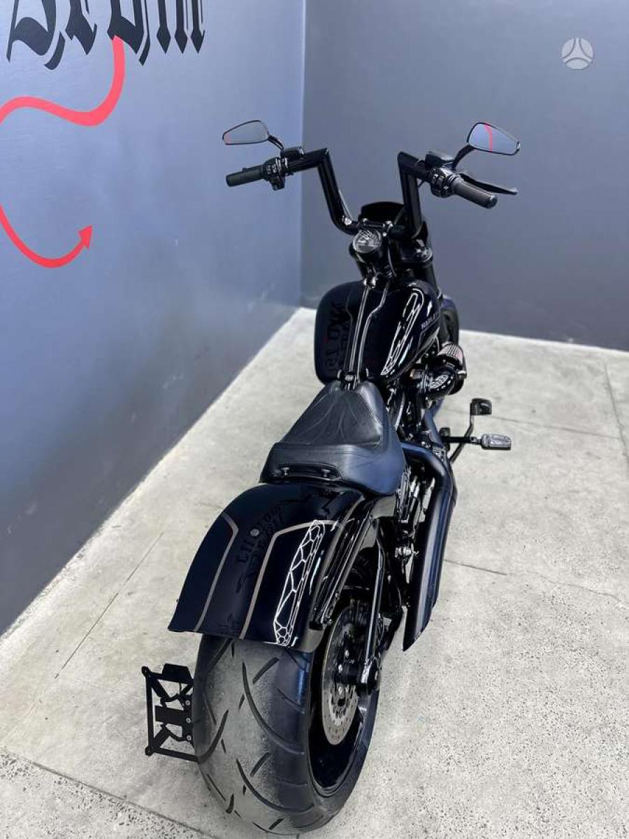 Harley-Davidson Breakout 2017 Kauņa, ar dzinēja tilpumu 1.80 L un nobraukumu 9 tūkst. km par 18500 €, foto 12 vietnē AUTOMOTO.COM.LV