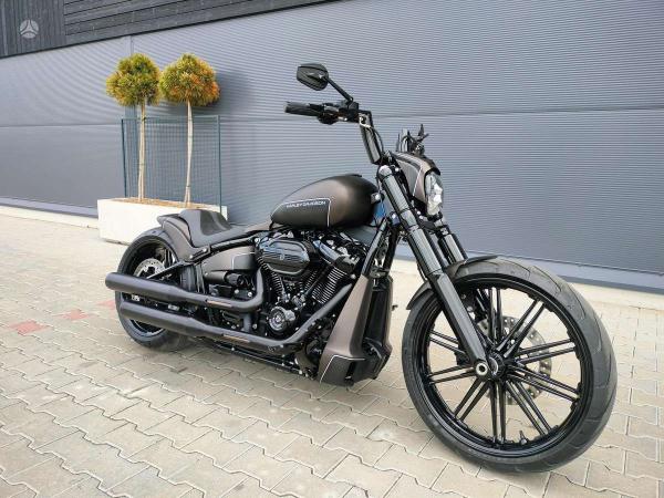Harley-Davidson Breakout 2018 Šauļi, ar dzinēja tilpumu 17.50 L un nobraukumu 13 tūkst. km par 17600 €, foto 3 vietnē AUTOMOTO.COM.LV