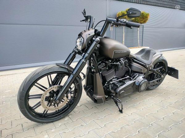 Harley-Davidson Breakout 2018 Šauļi, ar dzinēja tilpumu 17.50 L un nobraukumu 13 tūkst. km par 17600 €, foto 4 vietnē AUTOMOTO.COM.LV