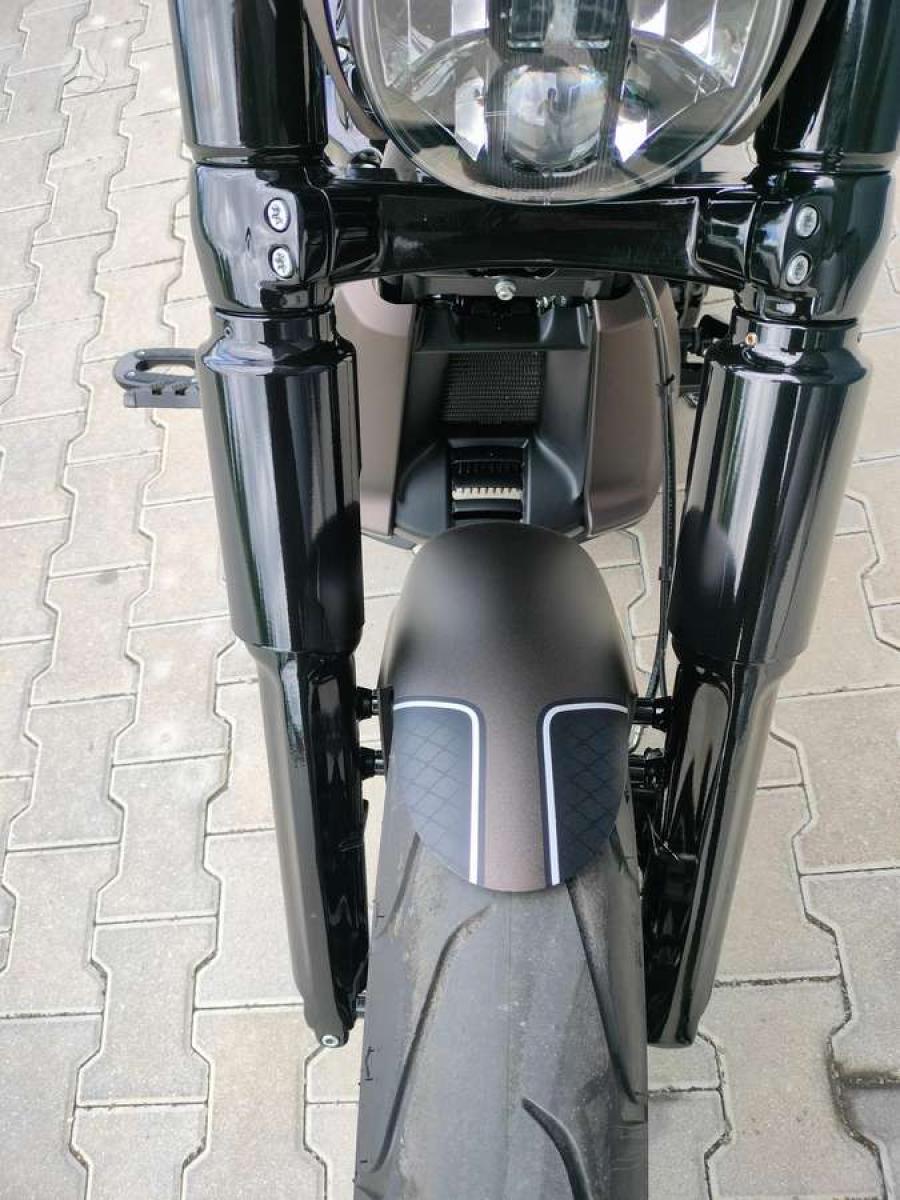 Harley-Davidson Breakout 2018 in Siauliai, with an engine capacity of 17.50 L and mileage of 13 thousand km for 17600 €, photo 13 on AUTOMOTO.COM.LV