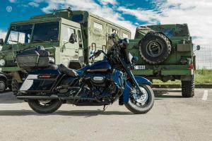 Black Harley-Davidson CVO 2007 in Klaipeda, with an engine capacity of 1.80 L and mileage of 31 thousand km for 14000 €, photo 6 on AUTOMOTO.COM.LV
