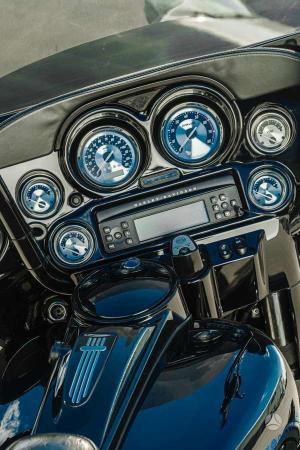 Black Harley-Davidson CVO 2007 in Klaipeda, with an engine capacity of 1.80 L and mileage of 31 thousand km for 14000 €, photo 8 on AUTOMOTO.COM.LV
