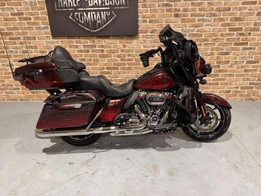 Harley-Davidson CVO 2018 in Kaunas, with an engine capacity of 1.92 L and mileage of 46 thousand km for 10999 €, photo 1 on AUTOMOTO.COM.LV