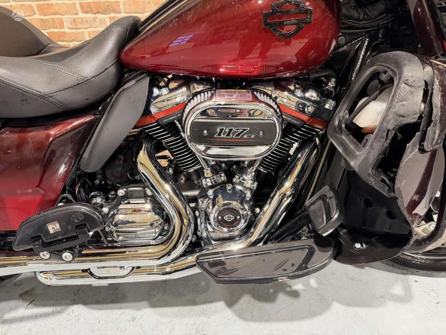 Harley-Davidson CVO 2018 in Kaunas, with an engine capacity of 1.92 L and mileage of 46 thousand km for 10999 €, photo 11 on AUTOMOTO.COM.LV