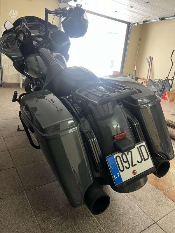 Harley-Davidson CVO 2018 in Klaipeda, with an engine capacity of 1.92 L and mileage of 21 thousand km for 19500 €, photo 9 on AUTOMOTO.COM.LV