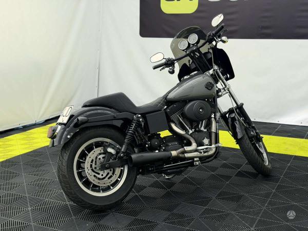 Melns Harley-Davidson Dyna Street Bob 2004 Viļņa, ar dzinēja tilpumu 1.45 L un nobraukumu 48 tūkst. km par 8900 €, foto 3 vietnē AUTOMOTO.COM.LV