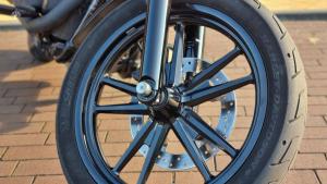 Черный Харли-Девидсон Dyna Street Bob 2007 в Шяуляй, объемом двигателя 1.60 л и пробегом 11 тыс. км за 6900 €, фото 3 на AUTOMOTO.COM.LV