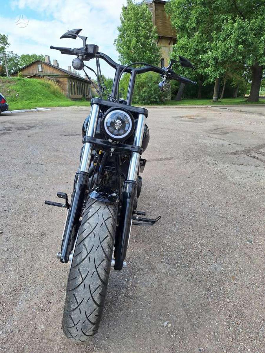 Black Harley-Davidson Dyna Street Bob 2010 in Radviliskis, with an engine capacity of 1.69 L and mileage of 7 thousand km for 7000 €, photo 5 on AUTOMOTO.COM.LV