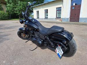 Black Harley-Davidson Dyna Street Bob 2010 in Radviliskis, with an engine capacity of 1.69 L and mileage of 7 thousand km for 7000 €, photo 10 on AUTOMOTO.COM.LV