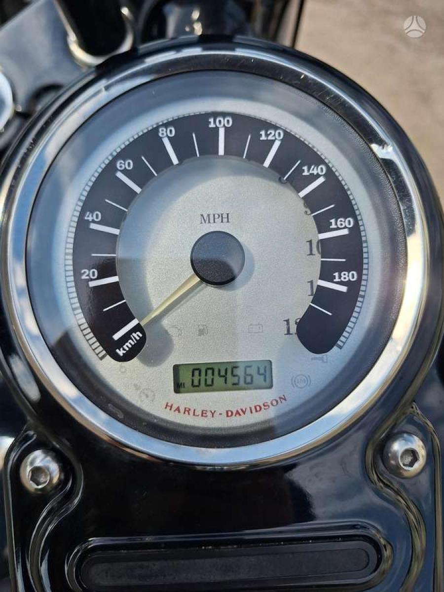 Black Harley-Davidson Dyna Street Bob 2010 in Radviliskis, with an engine capacity of 1.69 L and mileage of 7 thousand km for 7000 €, photo 11 on AUTOMOTO.COM.LV