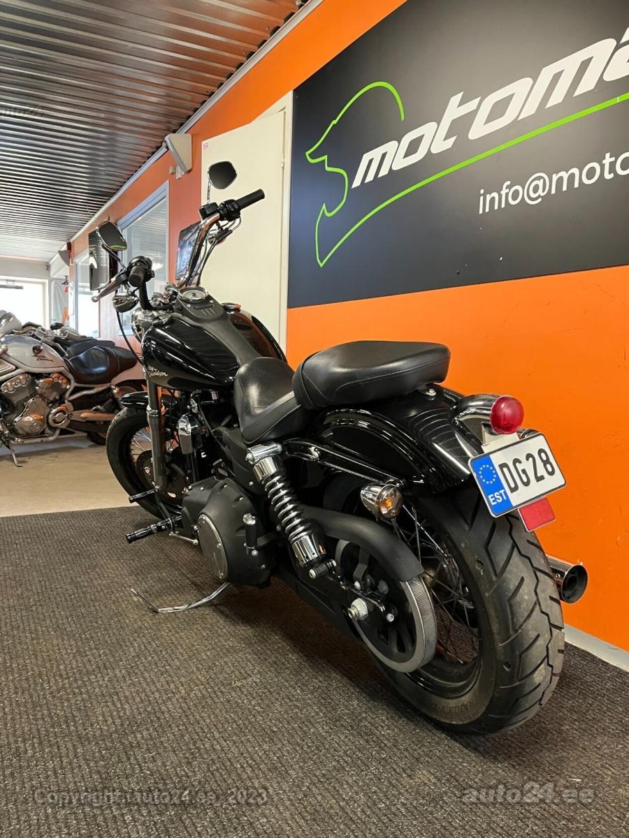 Melns Harley-Davidson Dyna Street Bob 2011 Tartu, ar dzinēja tilpumu 1.59 L un nobraukumu 17 tūkst. km par 9500 €, foto 4 vietnē AUTOMOTO.COM.LV