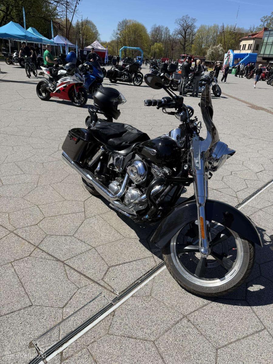 Melns Harley-Davidson Dyna Street Bob 2012 Kaišiadorys, ar dzinēja tilpumu 1.70 L un nobraukumu 37 tūkst. km par 9500 €, foto 3 vietnē AUTOMOTO.COM.LV