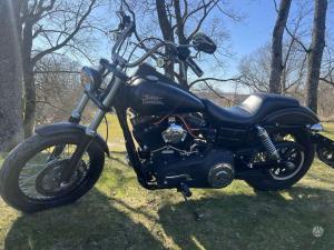 Черный Харли-Девидсон Dyna Street Bob 2016 в Таураге, объемом двигателя 1.69 л и пробегом 15 тыс. км за 7499 €, фото 3 на AUTOMOTO.COM.LV