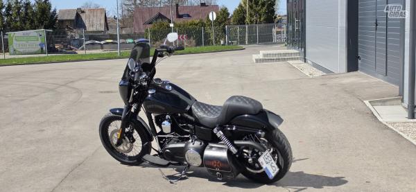 Black Harley-Davidson Dyna Street Bob 2017 in Klaipeda, with an engine capacity of 1.70 L and mileage of 20 thousand km for 8400 €, photo 3 on AUTOMOTO.COM.LV