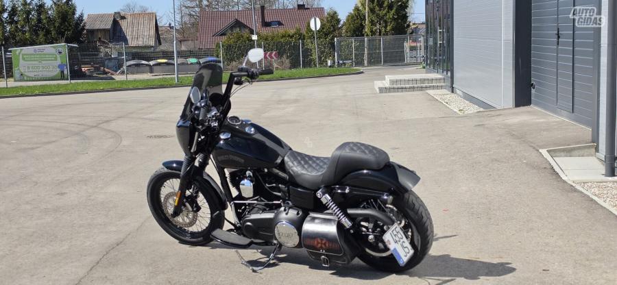 Black Harley-Davidson Dyna Street Bob 2017 in Klaipeda, with an engine capacity of 1.70 L and mileage of 20 thousand km for 8400 €, photo 4 on AUTOMOTO.COM.LV