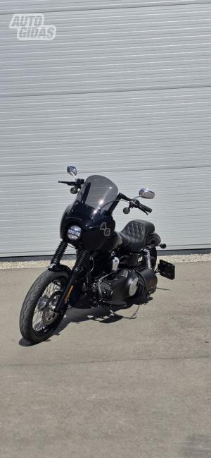 Black Harley-Davidson Dyna Street Bob 2017 in Klaipeda, with an engine capacity of 1.70 L and mileage of 20 thousand km for 8400 €, photo 6 on AUTOMOTO.COM.LV