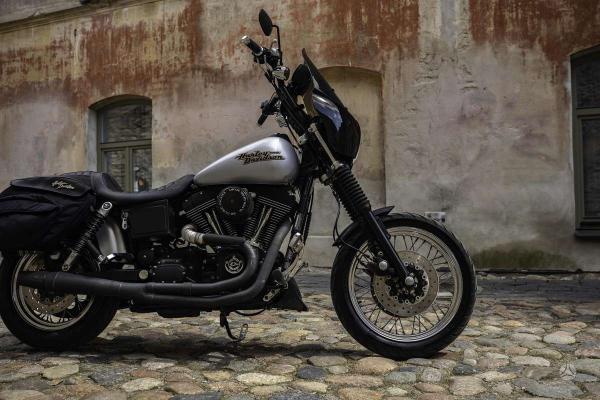 Grey Harley-Davidson Dyna Street Bob 1999 in Vilnius, with an engine capacity of 1.45 L and mileage of 22 thousand km for 5650 €, photo 7 on AUTOMOTO.COM.LV