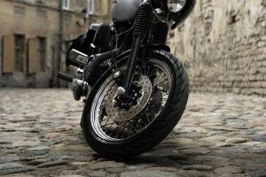 Grey Harley-Davidson Dyna Street Bob 1999 in Vilnius, with an engine capacity of 1.45 L and mileage of 22 thousand km for 5650 €, photo 4 on AUTOMOTO.COM.LV