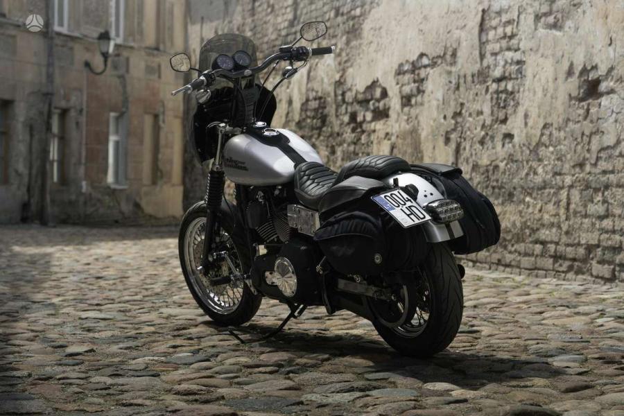 Grey Harley-Davidson Dyna Street Bob 1999 in Vilnius, with an engine capacity of 1.45 L and mileage of 22 thousand km for 5650 €, photo 5 on AUTOMOTO.COM.LV