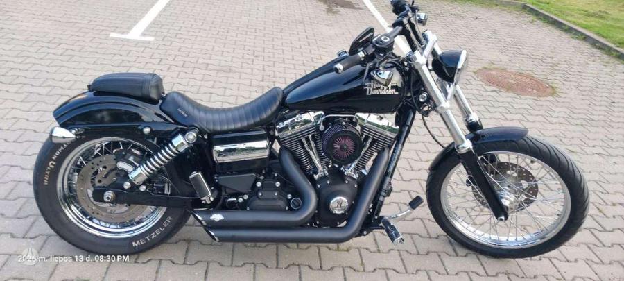 Pelēks Harley-Davidson Dyna Street Bob 2016 Viļņa, ar dzinēja tilpumu 1.69 L un nobraukumu 37 tūkst. km par 8500 €, foto 8 vietnē AUTOMOTO.COM.LV
