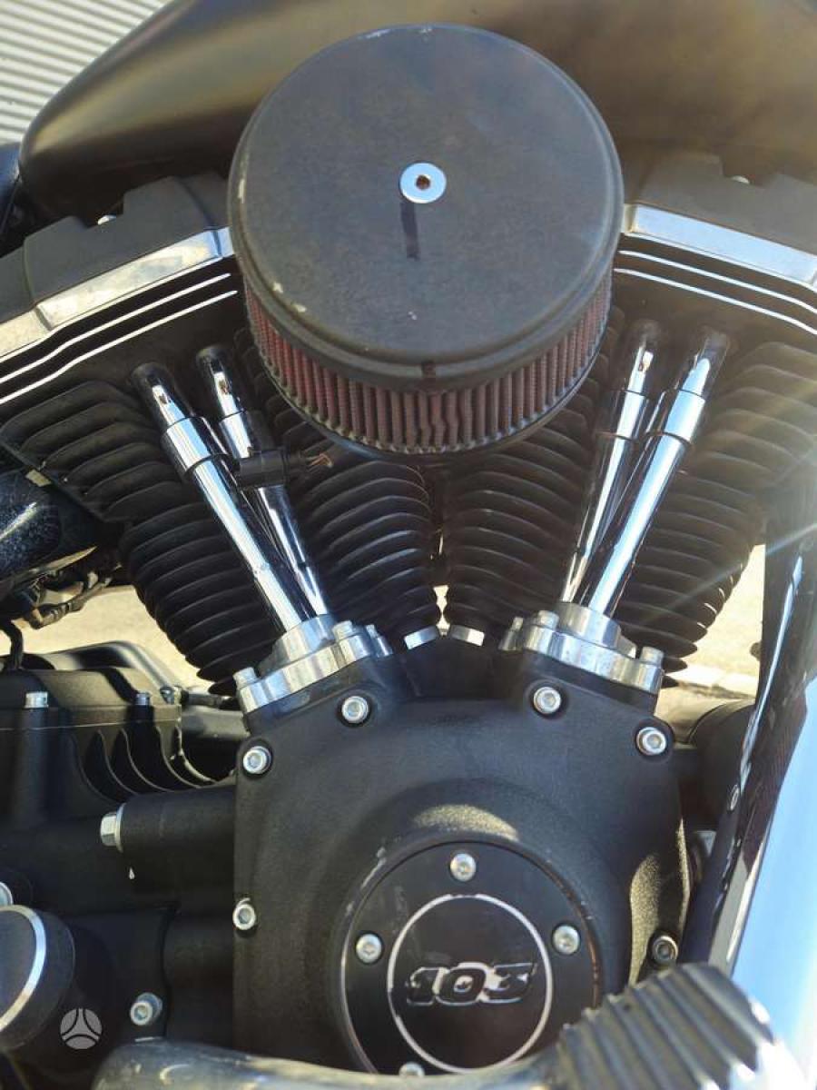 Харли-Девидсон Dyna Street Bob 2014 в Расейняй, объемом двигателя 1.70 л и пробегом 33 тыс. км за 7700 €, фото 6 на AUTOMOTO.COM.LV