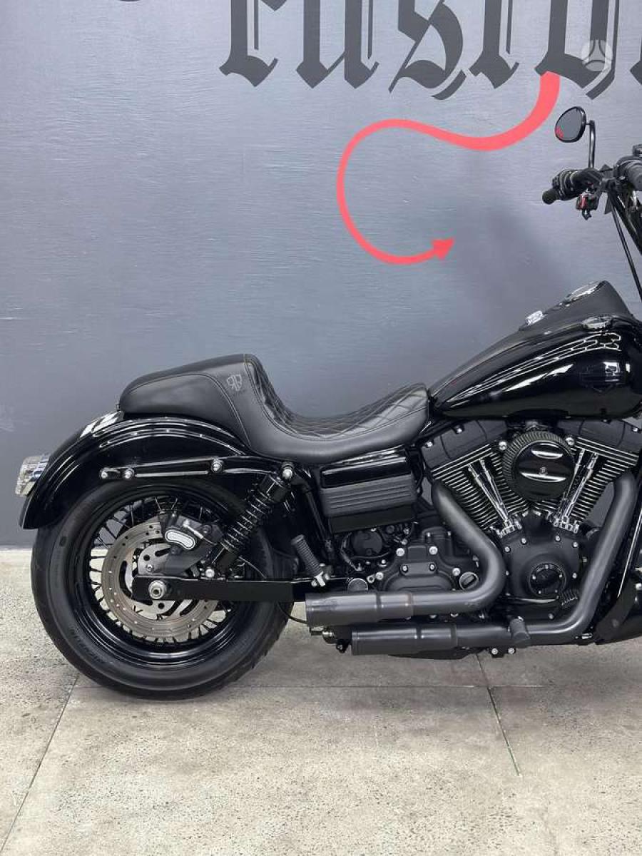 Harley-Davidson Dyna Street Bob 2015 Kauņa, ar dzinēja tilpumu 1.70 L un nobraukumu 45 tūkst. km par 9200 €, foto 5 vietnē AUTOMOTO.COM.LV