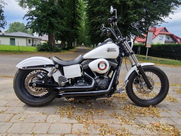 Harley-Davidson Dyna Street Bob 2016 Viļņa, ar dzinēja tilpumu 1.69 L un nobraukumu 30 tūkst. km par 7499 €, foto 1 vietnē AUTOMOTO.COM.LV