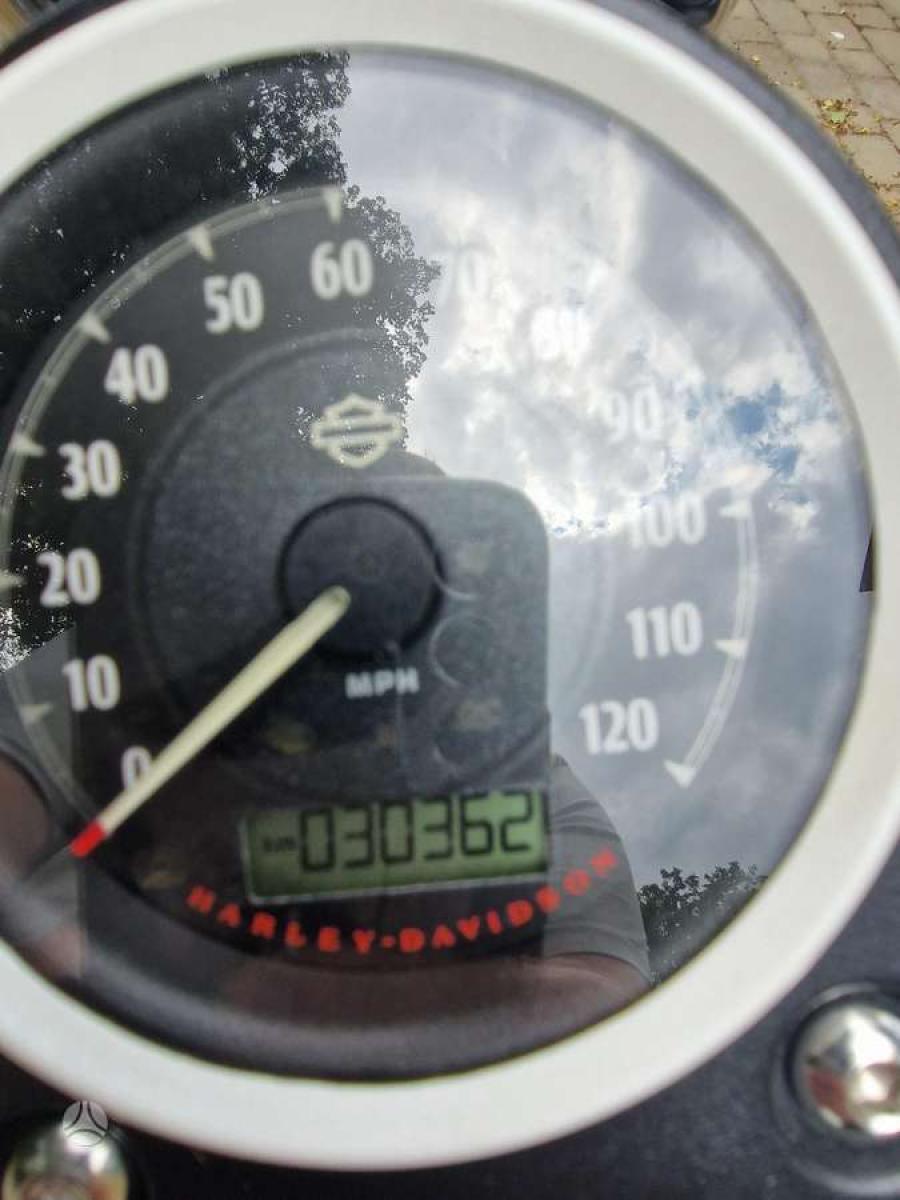 Harley-Davidson Dyna Street Bob 2016 in Vilnius, with an engine capacity of 1.69 L and mileage of 30 thousand km for 7499 €, photo 6 on AUTOMOTO.COM.LV