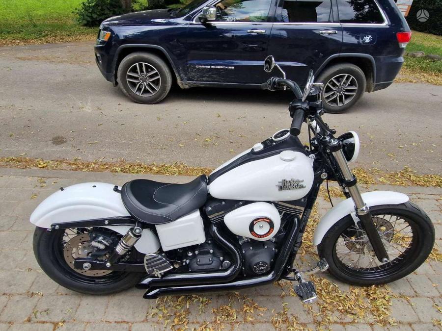 Harley-Davidson Dyna Street Bob 2016 in Vilnius, with an engine capacity of 1.69 L and mileage of 30 thousand km for 7499 €, photo 8 on AUTOMOTO.COM.LV