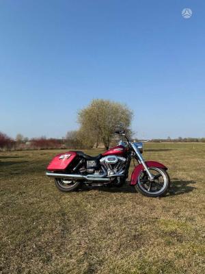 Sarkans Harley-Davidson Dyna Street Bob 2016 Kauņa, ar dzinēja tilpumu 0.00 L un nobraukumu 17 tūkst. km par 7500 €, foto  vietnē AUTOMOTO.COM.LV
