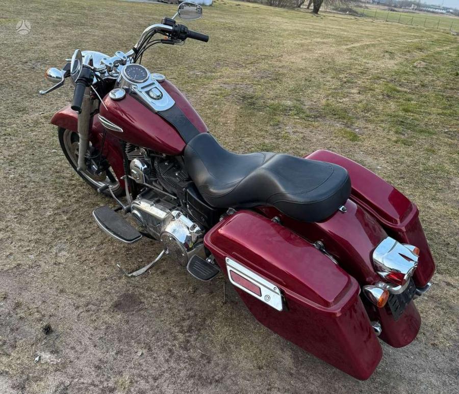 Sarkans Harley-Davidson Dyna Street Bob 2016 Kauņa, ar dzinēja tilpumu 0.00 L un nobraukumu 17 tūkst. km par 7500 €, foto 3 vietnē AUTOMOTO.COM.LV