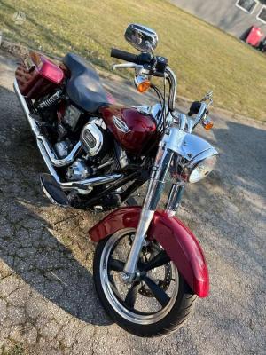 Sarkans Harley-Davidson Dyna Street Bob 2016 Kauņa, ar dzinēja tilpumu 0.00 L un nobraukumu 17 tūkst. km par 7500 €, foto 16 vietnē AUTOMOTO.COM.LV