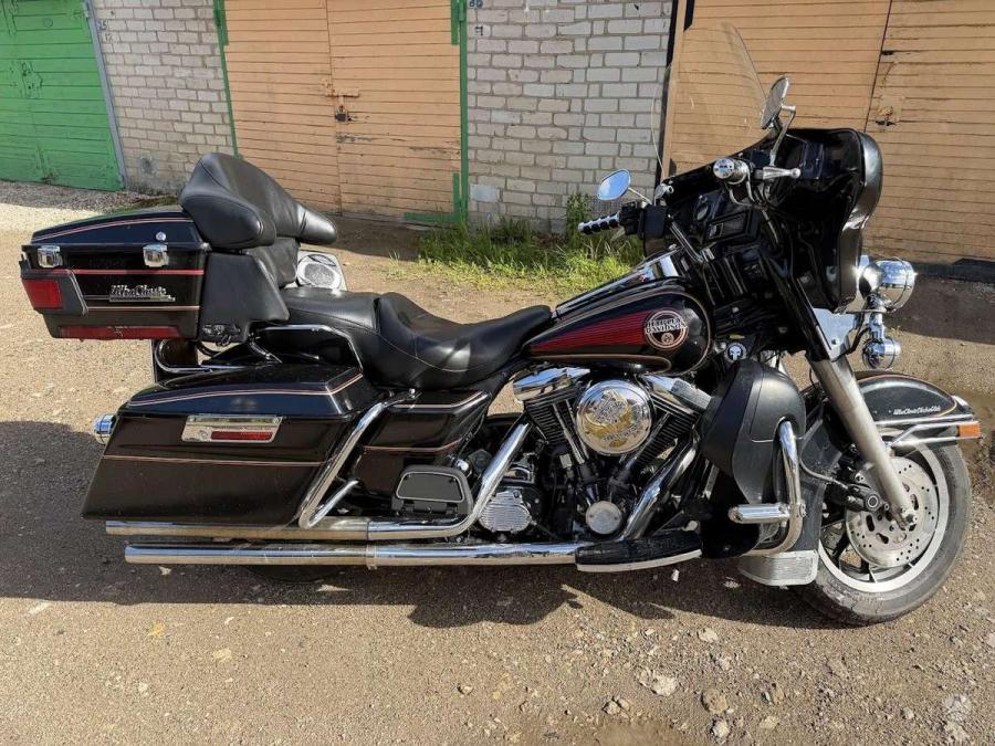 Black Harley-Davidson Electra Glide 1993 in Naujoji Akmene, with an engine capacity of 1.34 L and mileage of 66 thousand km for 6000 €, photo 1 on AUTOMOTO.COM.LV
