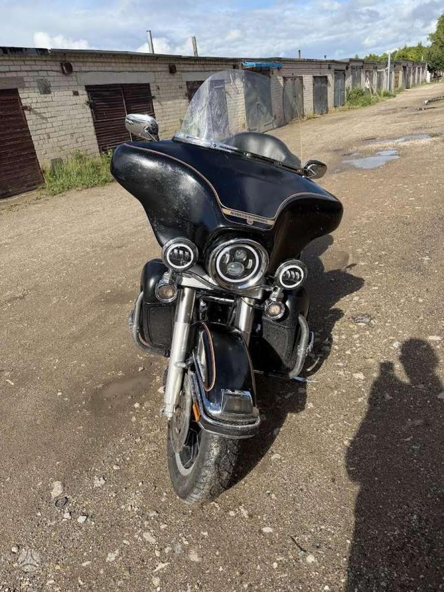 Black Harley-Davidson Electra Glide 1993 in Naujoji Akmene, with an engine capacity of 1.34 L and mileage of 66 thousand km for 6000 €, photo 6 on AUTOMOTO.COM.LV