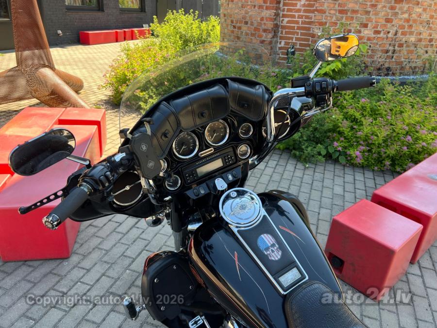 Melns Harley-Davidson Electra Glide 2000 Tallina, ar dzinēja tilpumu 1.45 L un nobraukumu 0 tūkst. km par 8000 €, foto 10 vietnē AUTOMOTO.COM.LV