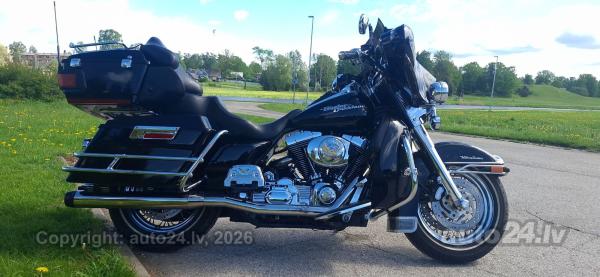 Black Harley-Davidson Electra Glide 2001 in Valga, with an engine capacity of 1.45 L and mileage of 41 thousand km for 8250 €, photo 2 on AUTOMOTO.COM.LV