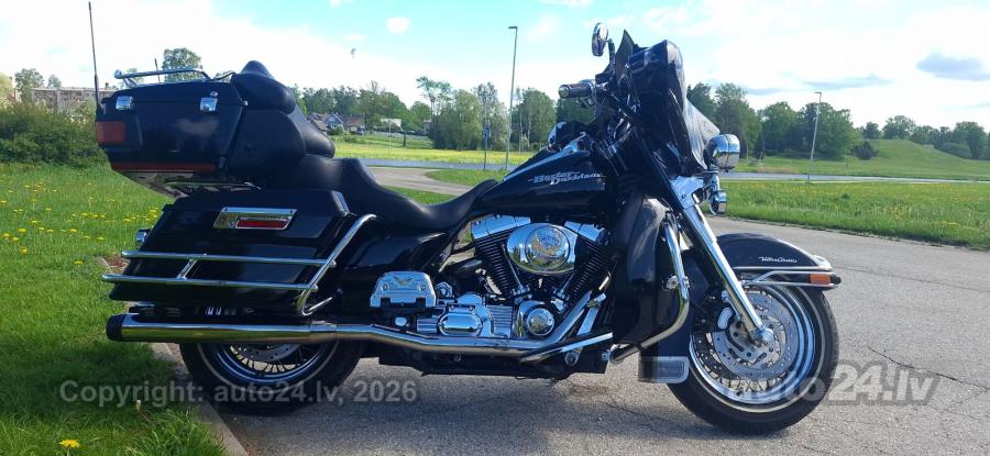 Black Harley-Davidson Electra Glide 2001 in Valga, with an engine capacity of 1.45 L and mileage of 41 thousand km for 8250 €, photo 3 on AUTOMOTO.COM.LV