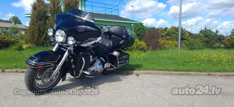 Black Harley-Davidson Electra Glide 2001 in Valga, with an engine capacity of 1.45 L and mileage of 41 thousand km for 8250 €, photo 5 on AUTOMOTO.COM.LV
