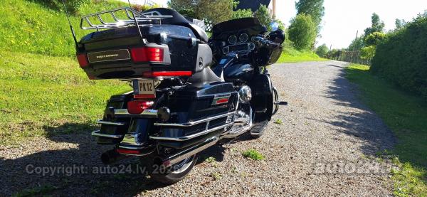 Black Harley-Davidson Electra Glide 2001 in Valga, with an engine capacity of 1.45 L and mileage of 41 thousand km for 8250 €, photo 6 on AUTOMOTO.COM.LV