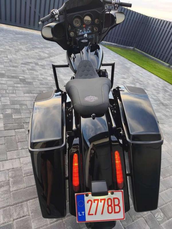 Melns Harley-Davidson Electra Glide 2007 Šauļi, ar dzinēja tilpumu 1.58 L un nobraukumu 2 tūkst. km par 8990 €, foto 6 vietnē AUTOMOTO.COM.LV
