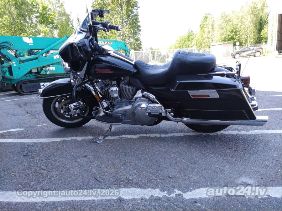 Black Harley-Davidson Electra Glide 2008 in Tallinn, with an engine capacity of 1.60 L and mileage of 50 thousand km for 8500 €, photo 3 on AUTOMOTO.COM.LV