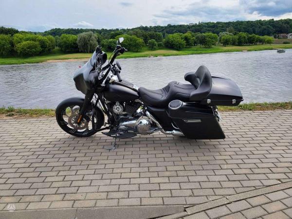Melns Harley-Davidson Electra Glide 2008 Kauņa, ar dzinēja tilpumu 1.60 L un nobraukumu 22 tūkst. km par 7299 €, foto 3 vietnē AUTOMOTO.COM.LV