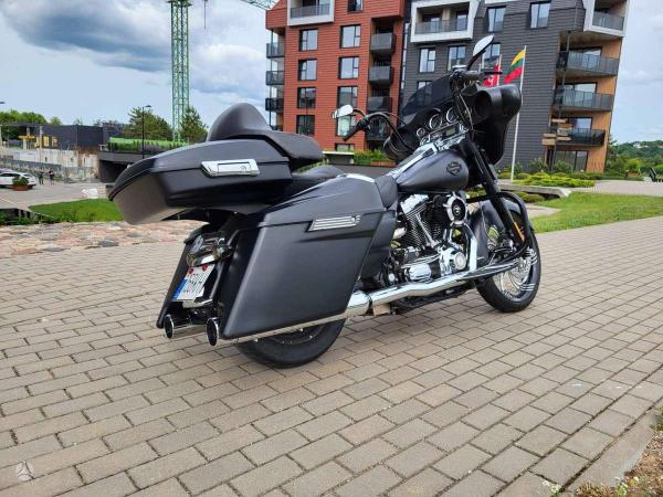 Melns Harley-Davidson Electra Glide 2008 Kauņa, ar dzinēja tilpumu 1.60 L un nobraukumu 22 tūkst. km par 7299 €, foto 4 vietnē AUTOMOTO.COM.LV