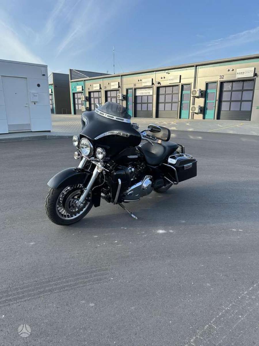 Melns Harley-Davidson Electra Glide 2010 Viļņa, ar dzinēja tilpumu 1.69 L un nobraukumu 15 tūkst. km par 7500 €, foto 3 vietnē AUTOMOTO.COM.LV
