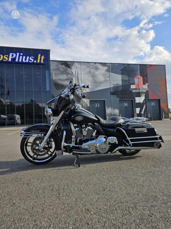 Black Harley-Davidson Electra Glide 2010 in Kaunas, with an engine capacity of 1.58 L and mileage of 57 thousand km for 10000 €, photo 2 on AUTOMOTO.COM.LV