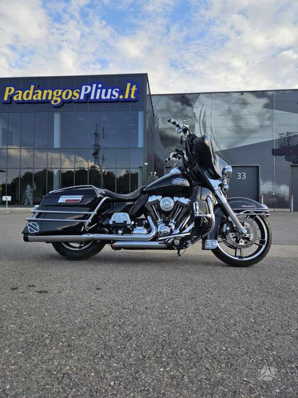 Black Harley-Davidson Electra Glide 2010 in Kaunas, with an engine capacity of 1.58 L and mileage of 57 thousand km for 10000 €, photo 3 on AUTOMOTO.COM.LV
