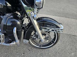 Black Harley-Davidson Electra Glide 2010 in Kaunas, with an engine capacity of 1.58 L and mileage of 57 thousand km for 10000 €, photo 12 on AUTOMOTO.COM.LV