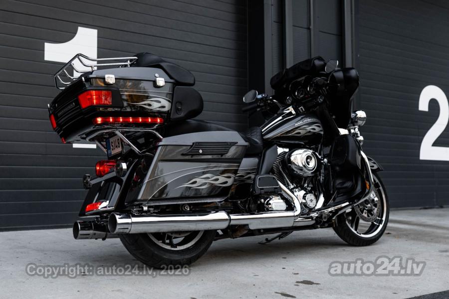 Black Harley-Davidson Electra Glide 2011 in Tallinn, with an engine capacity of 1.69 L and mileage of 18 thousand km for 11990 €, photo 9 on AUTOMOTO.COM.LV